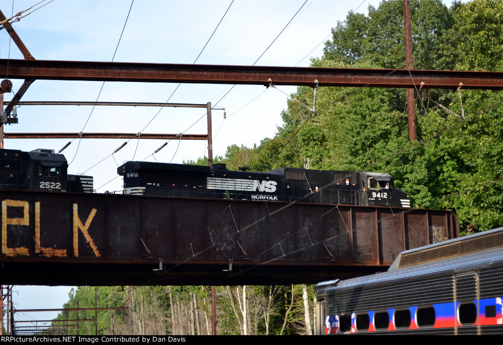 NS C40-9W 9412 leads 14G through West Lang